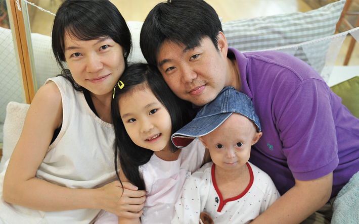 우리나라 단 1명 소아 조로증 앓는 아이 원기 하단 이미지를 누른 뒤 사연을 페이 네이버 포스트